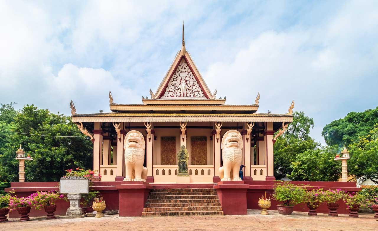 Wat Phnom: Discovering Ancient Cambodia in the Heart of Phnom Penh ...